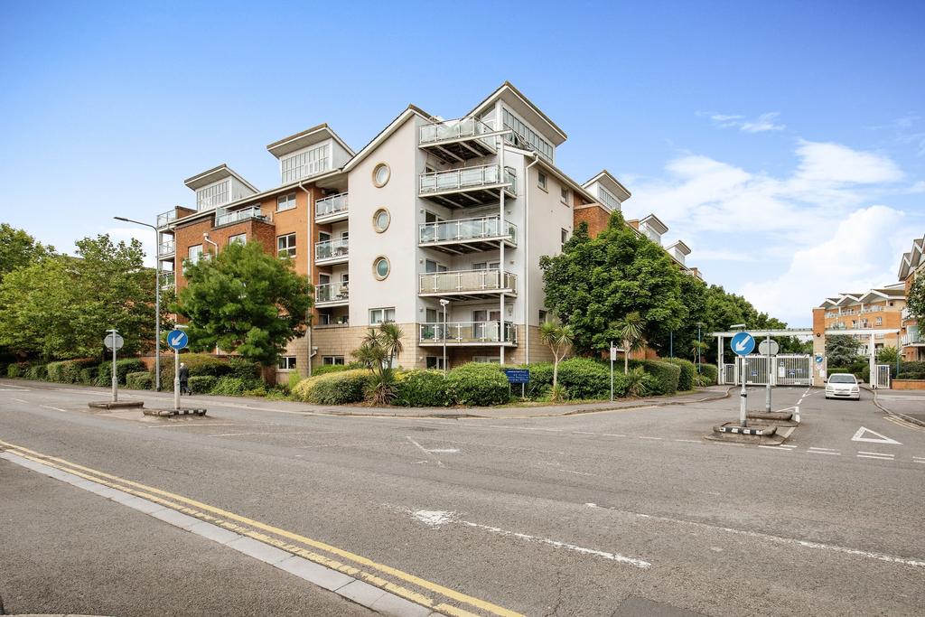 Judkin Court, Century Wharf 1 bed apartment - £900 pcm (£208 pw)