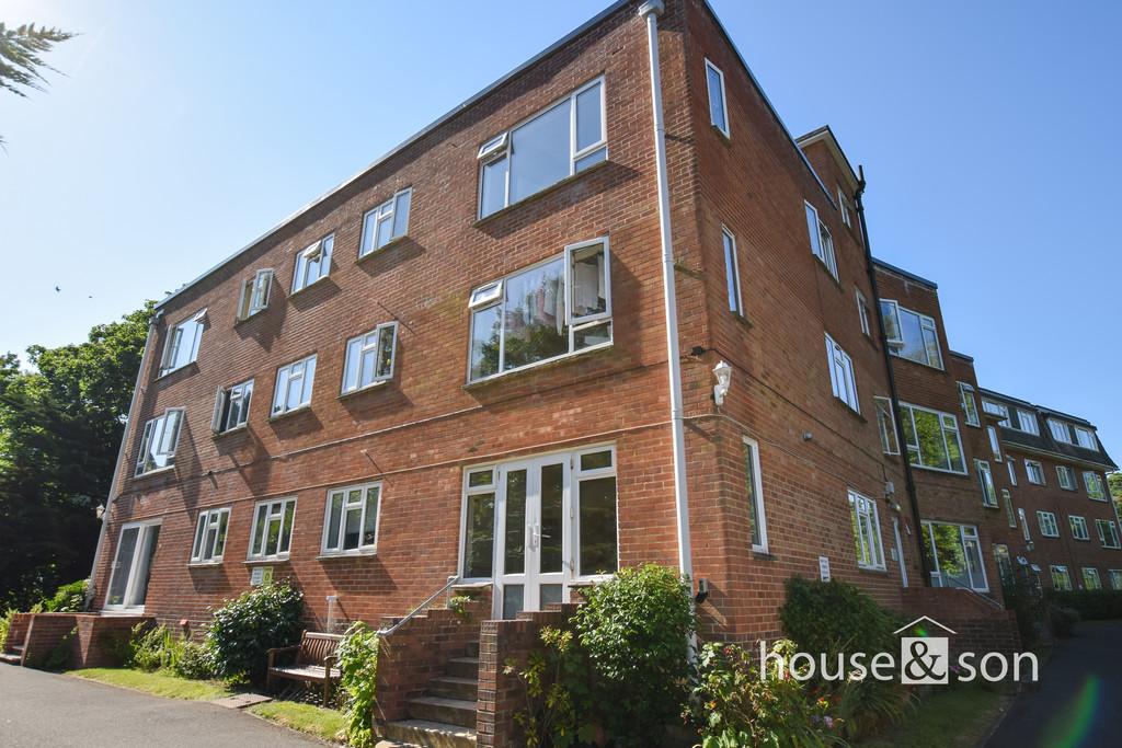 Exbourne Manor, 37 Christchurch Road... 2 bed apartment - £180,000