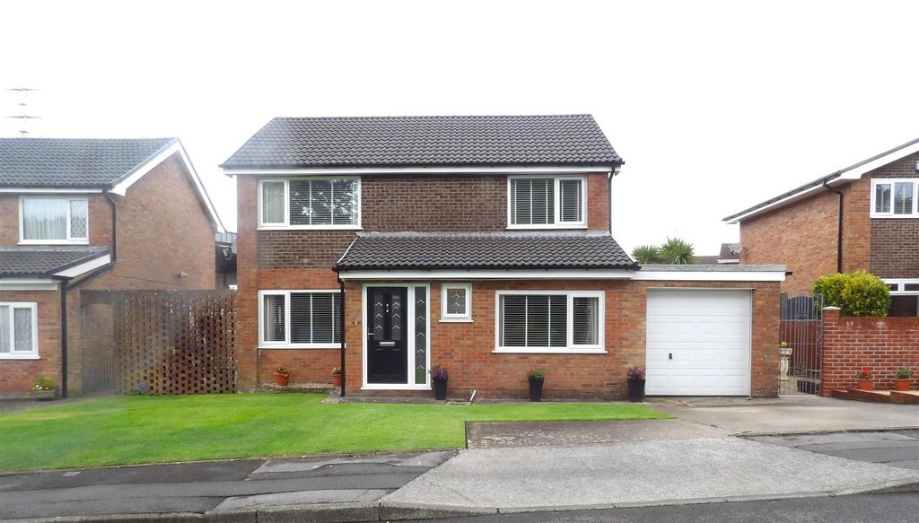 St. Marys Close, Briton Ferry, Neath 3 bed detached house - £270,000