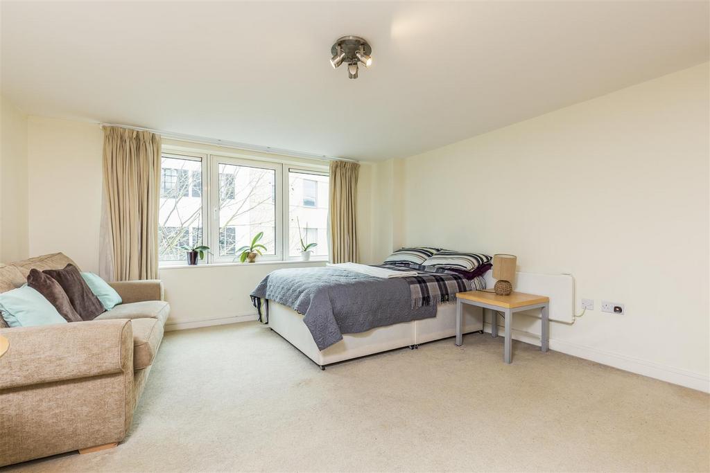 Farm Close, Farm Lane, Fulham... Studio - £1,300 pcm (£300 pw)
