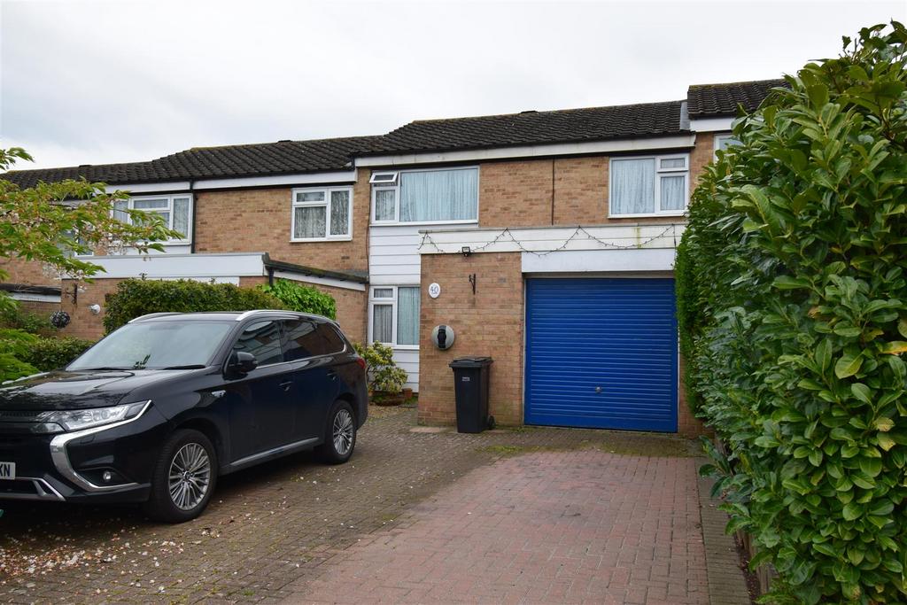 Heighams, Harlow CM19 3 bed house - £340,000