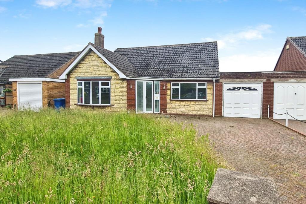 Maple Close, Burntwood 2 bed detached bungalow for sale - £265,000