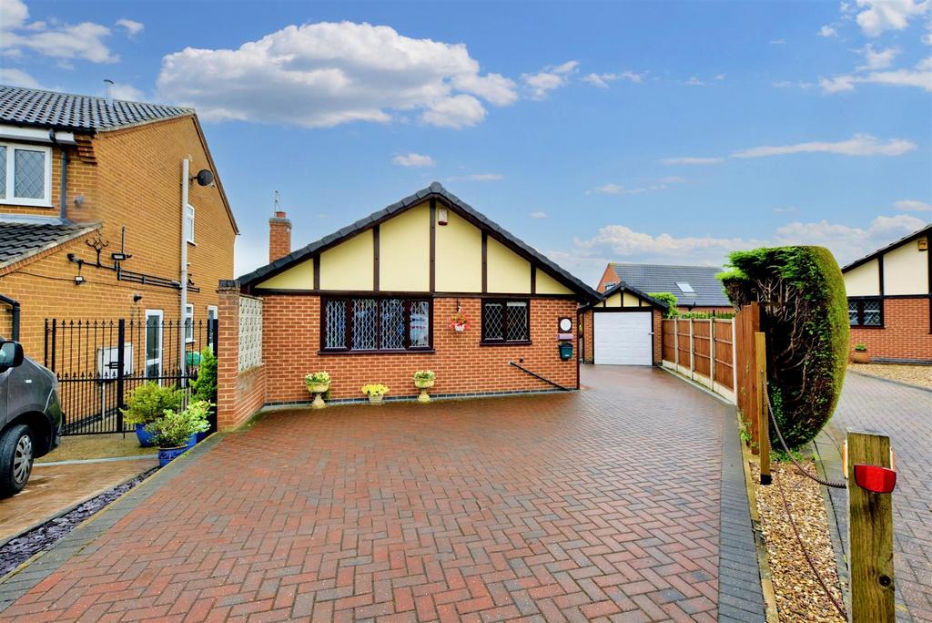 Springfield Avenue, Sandiacre 2 bed detached bungalow - £350,000