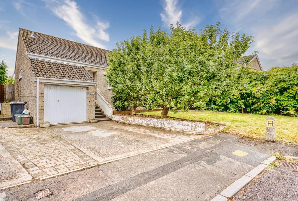Detached bungalow, situated within a... 3 bed detached bungalow for ...