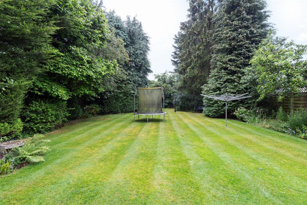 Silhill Hall Road, Solihull 5 bed detached house - £800,000