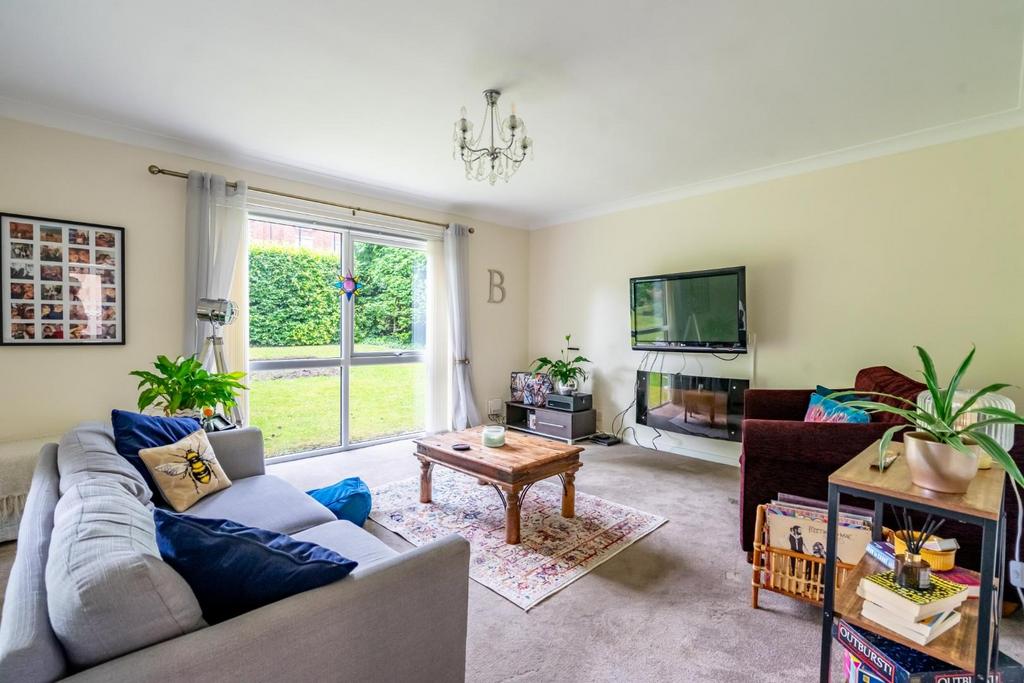 Ashfield Court, Tadcaster Road, York 2 bed flat for sale - £290,000