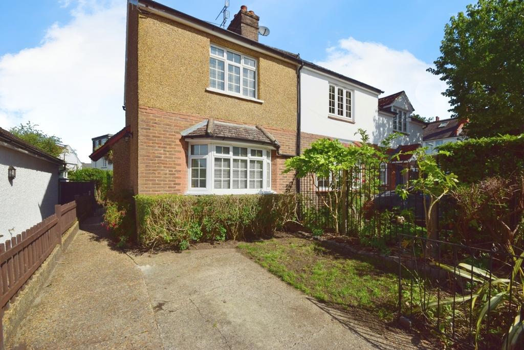 Althorne Road Redhill RH1 3 bed semi-detached house - £1,750 pcm (£404 pw)