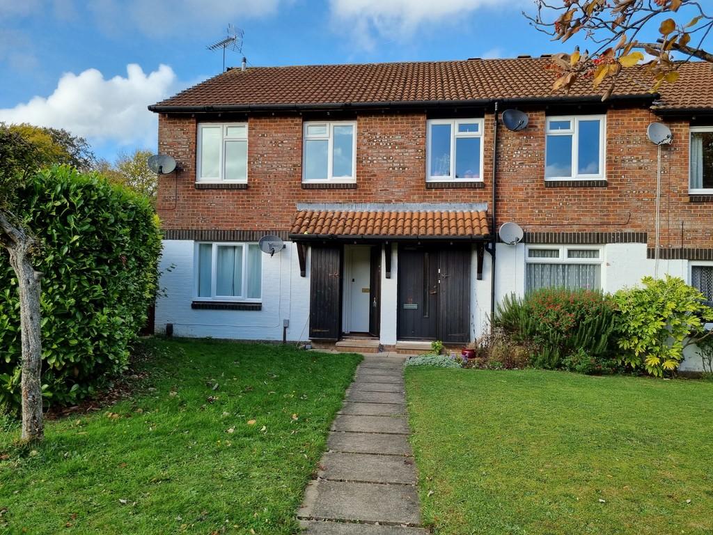 Ruskin Close Basingstoke Rg21 1 Bed Maisonette £950 Pcm £219 Pw