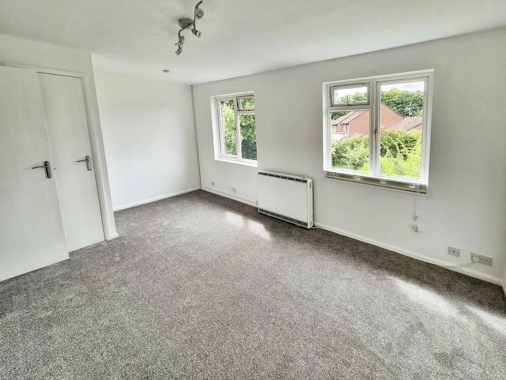 Ruskin Close, Basingstoke RG21 1 bed maisonette - £950 pcm (£219 pw)
