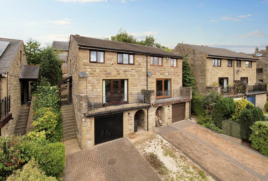 Victoria Springs, Holmfirth 4 bed semi-detached house for sale - £260,000