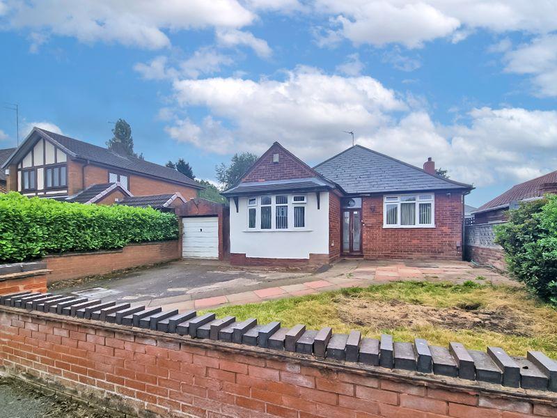 Beech Road, Willenhall 2 bed detached bungalow - £250,000