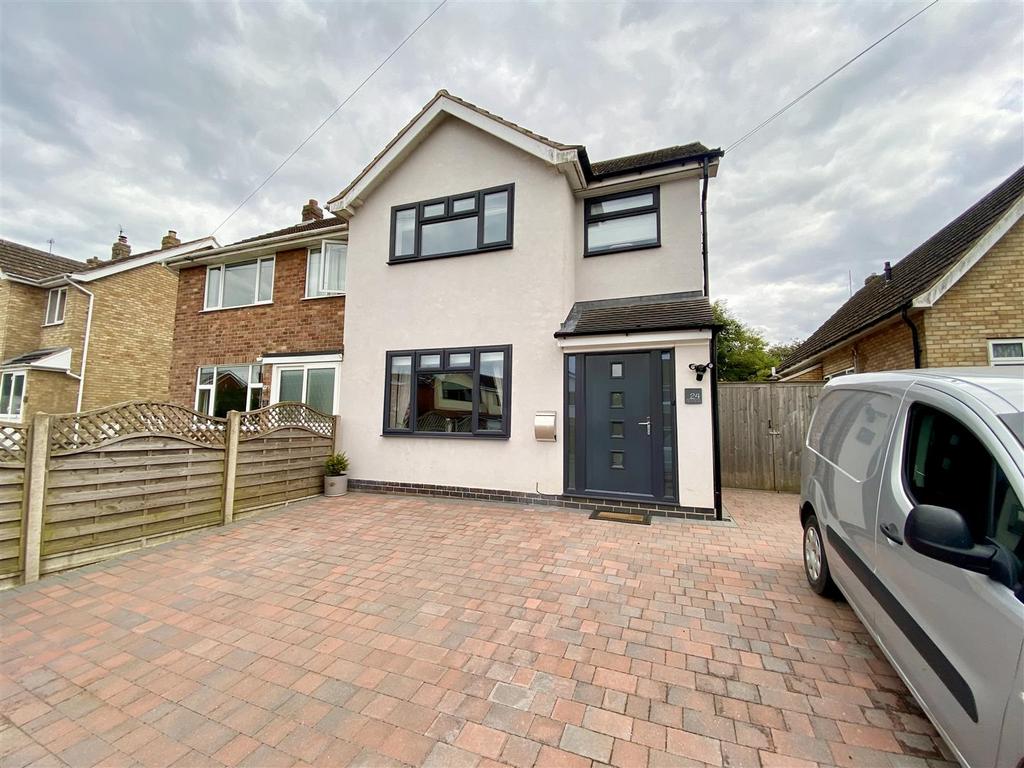 Roseway Nuneaton Cv13 3 Bed Semi Detached House For Sale £335 000