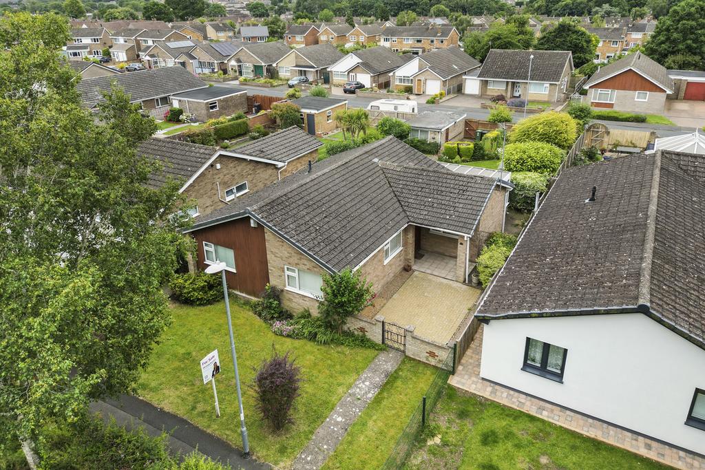 The Lawns, Corby, NN18 3 bed detached bungalow for sale - £350,000
