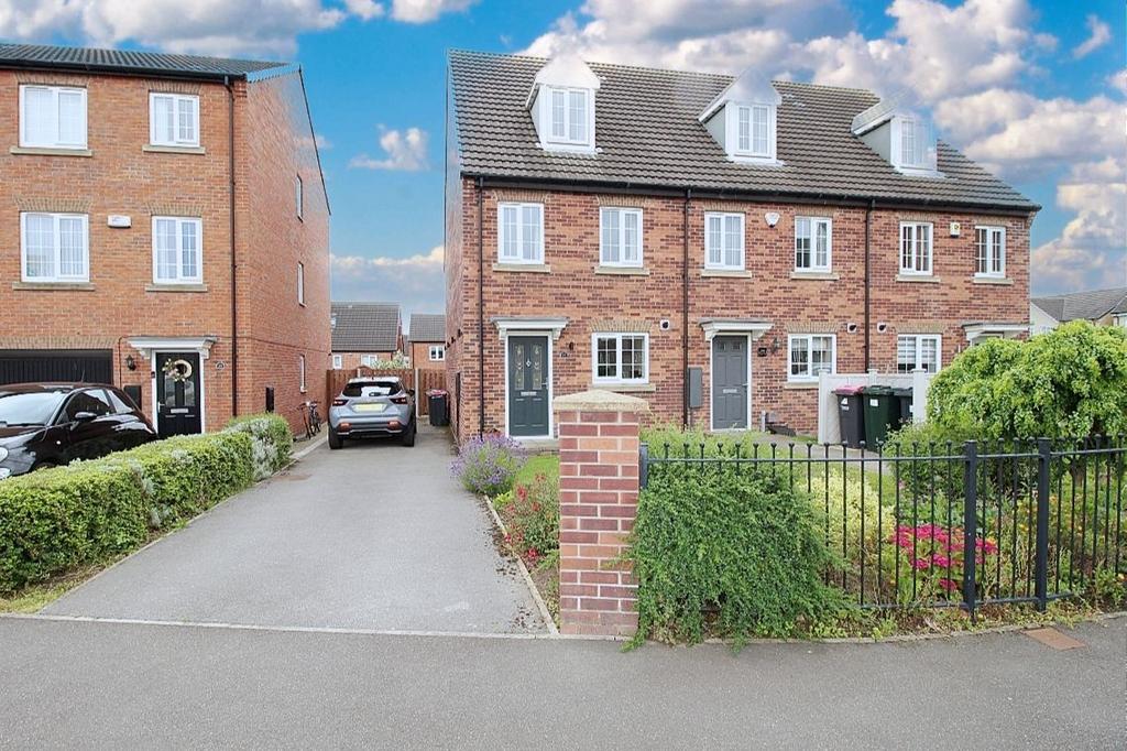 Gower Way, Rotherham 3 bed end of terrace house - £200,000