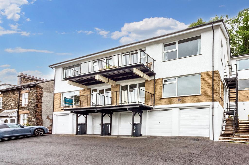 4 Craig Court, Windermere 3 bed apartment - £285,000