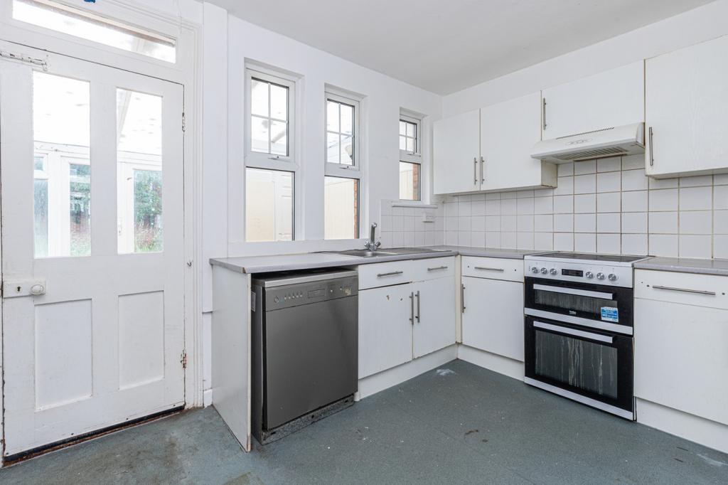 Oxford OX4 3LA 2 bed end of terrace house - £327,500