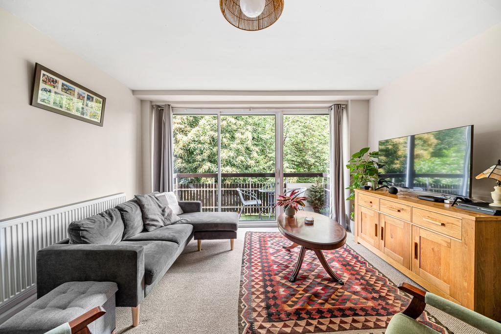 Kemnal Road, Chislehurst BR7 2 bed flat - £350,000