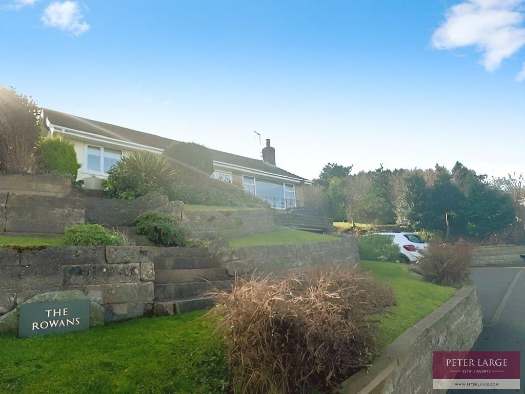 Llanasa Road, Gronant LL19 9TL 2 bed detached bungalow - £305,000