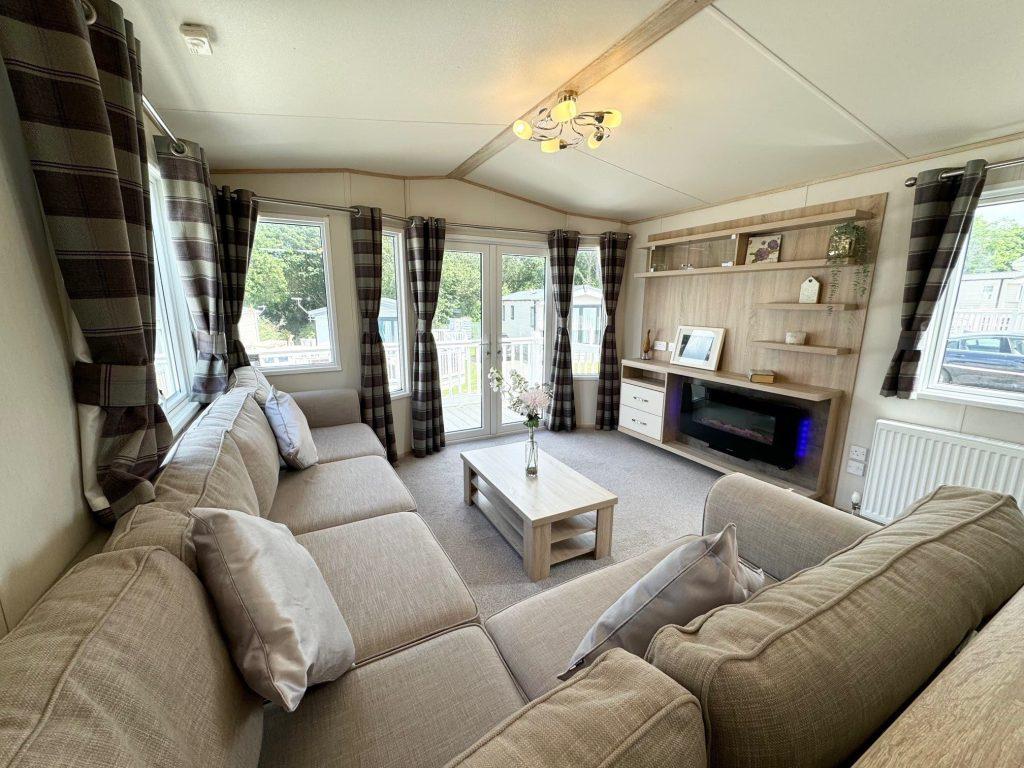Solent Breezes Holiday Park 2 bed static caravan - £59,995