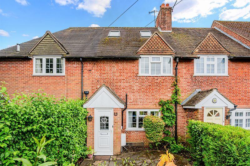 Salisbury Road, Godstone RH9 3 bed terraced house for sale - £524,000