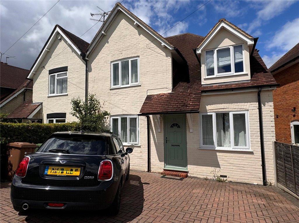 Raymond Crescent, Guildford, Surrey, GU2 6 bed detached house - £3,600 ...