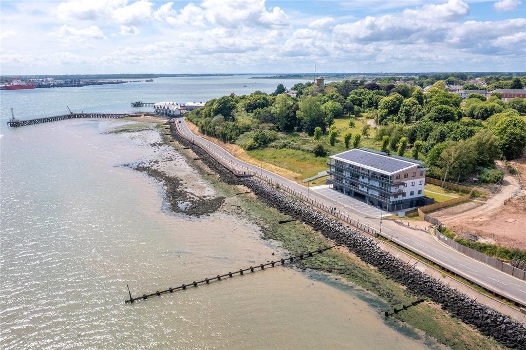 Ganges Point, Shotley Gate, Suffolk, IP9 2 bed apartment for sale - £ ...