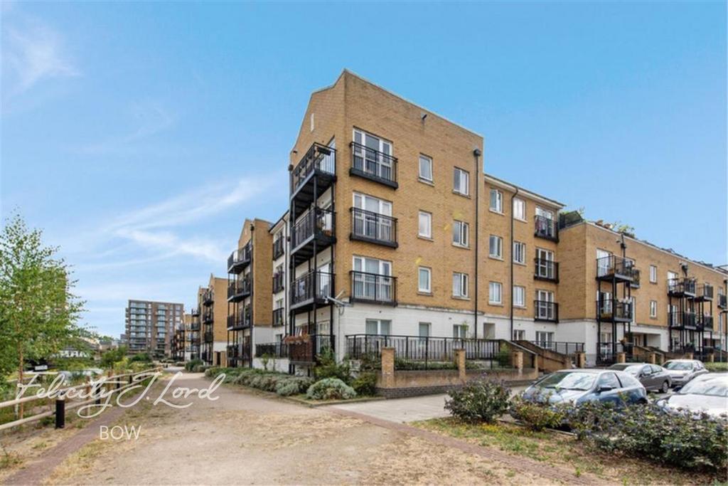 Johnson Lock Court, E1 1 bed flat - £1,750 pcm (£404 pw)