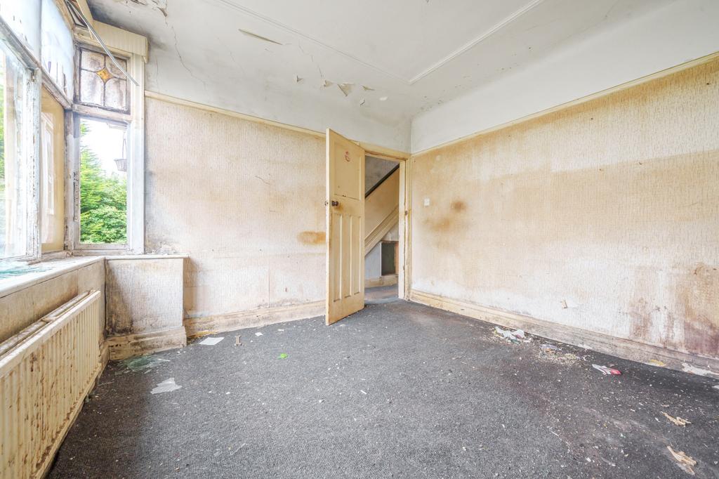 New Bank Street, Manchester, M12 3 bed semi-detached house - £215,000