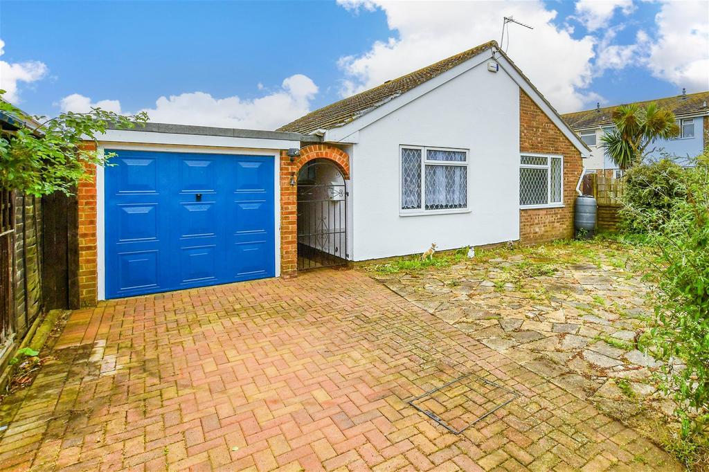 Laurel Avenue, St. Mary's Bay, Romney... 3 bed detached bungalow - £325,000