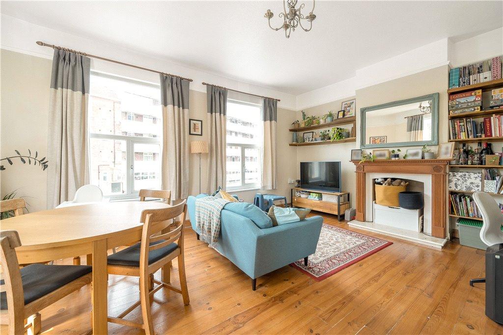 Penge Lane, London 2 bed apartment - £300,000