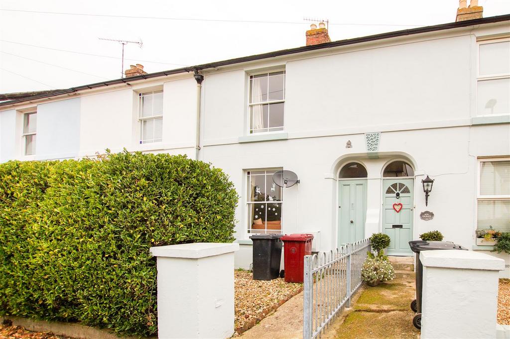 Oving Road, Chichester 2 bed terraced house - £1,450 pcm (£335 pw)