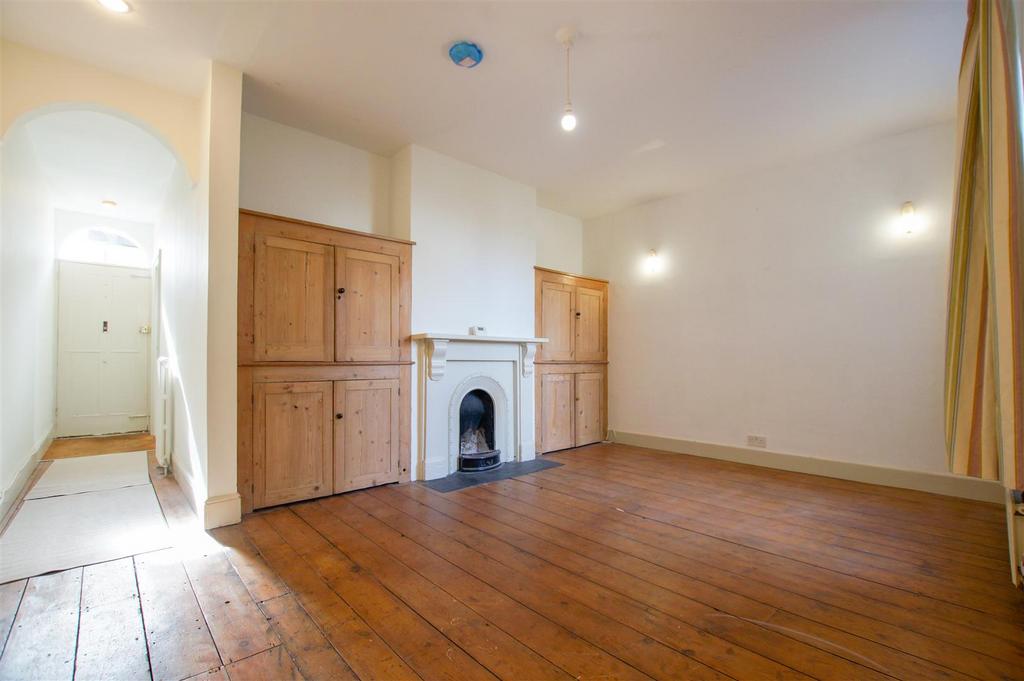 Oving Road, Chichester 2 bed terraced house - £1,450 pcm (£335 pw)