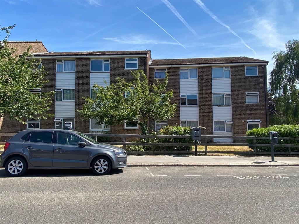 Selhurst Road, South Norwood 1 bed flat - £1,300 pcm (£300 pw)