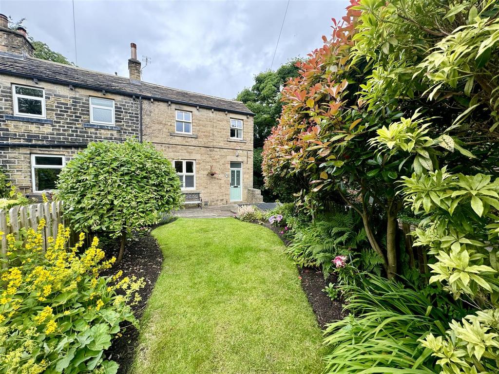 Cuckstool Road, Denby Dale... 2 bed end of terrace house - £215,000