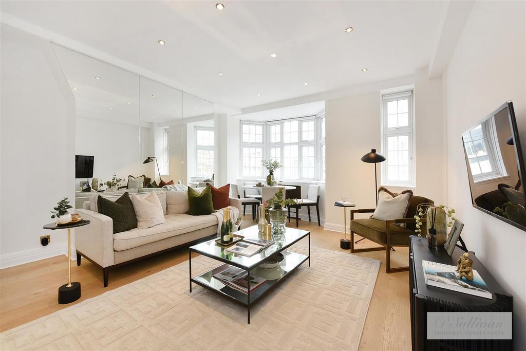 Princes Court, Brompton Road, London SW3 2 bed flat - £950,000