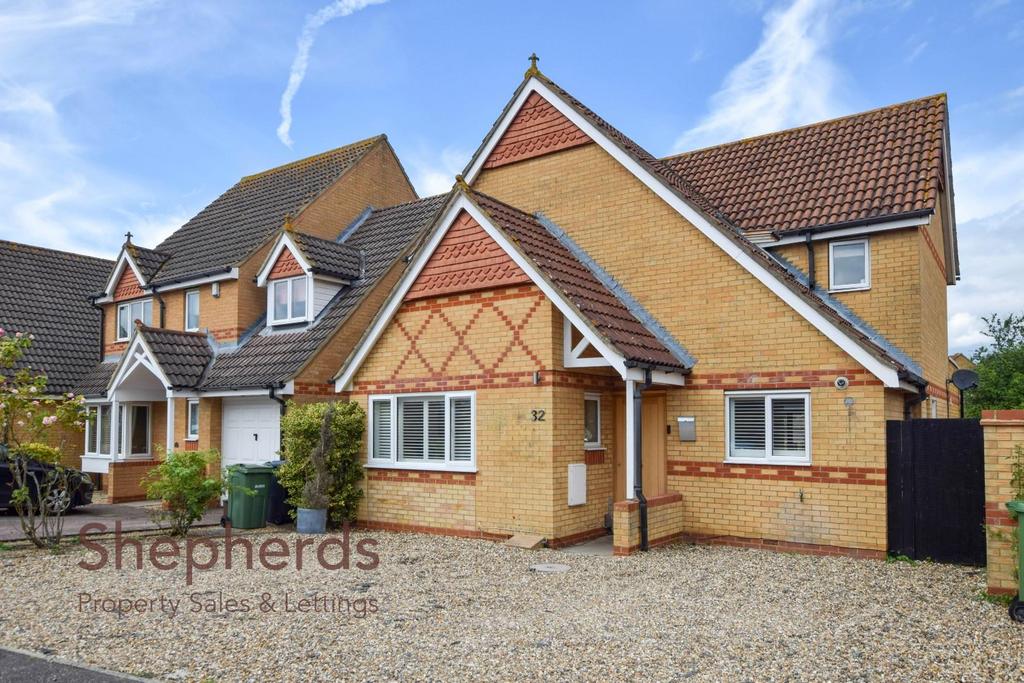 Shambrook Road, West Cheshunt EN7 4 bed detached house - £699,995