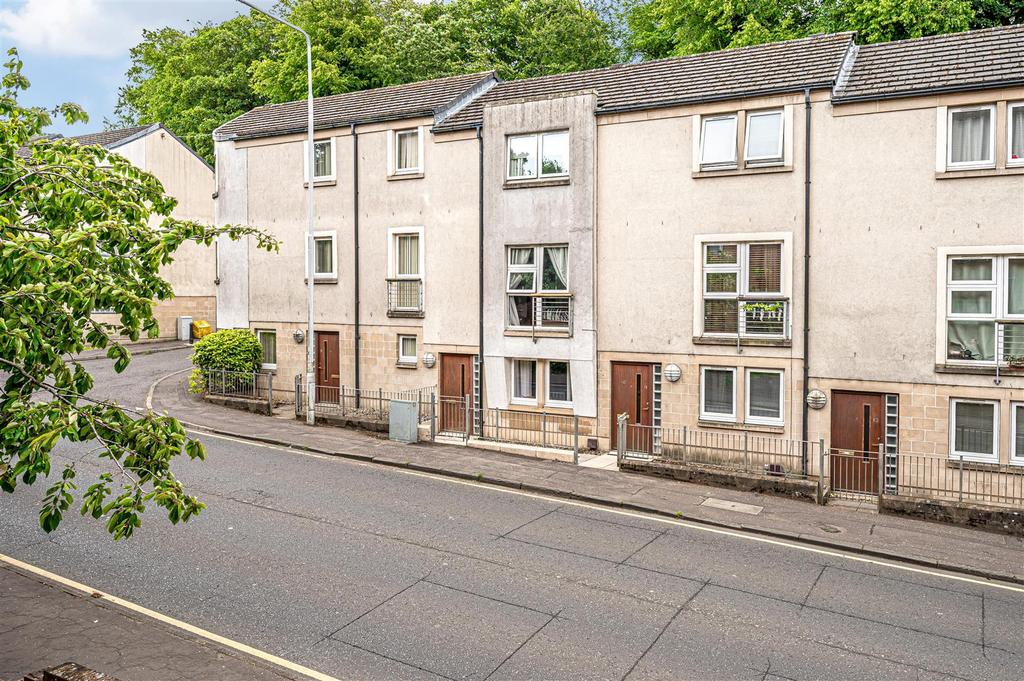 10 Segal Place, Dunfermline, KY12 8AZ 3 bed townhouse - £190,000