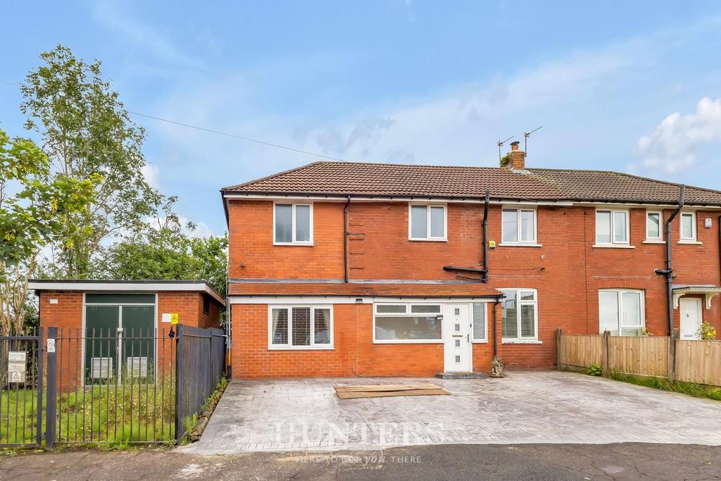 Chatburn Avenue, Rochdale OL11 3 bed semi-detached house for sale - £ ...