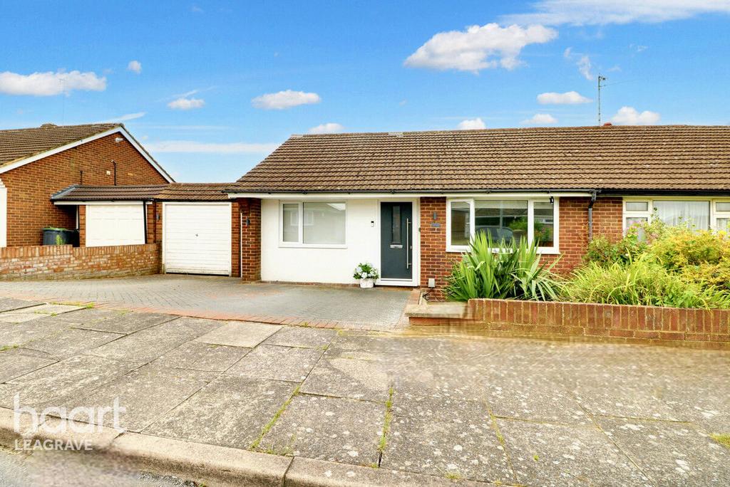 Matlock Crescent, Luton 3 bed semi-detached bungalow for sale - £350,000