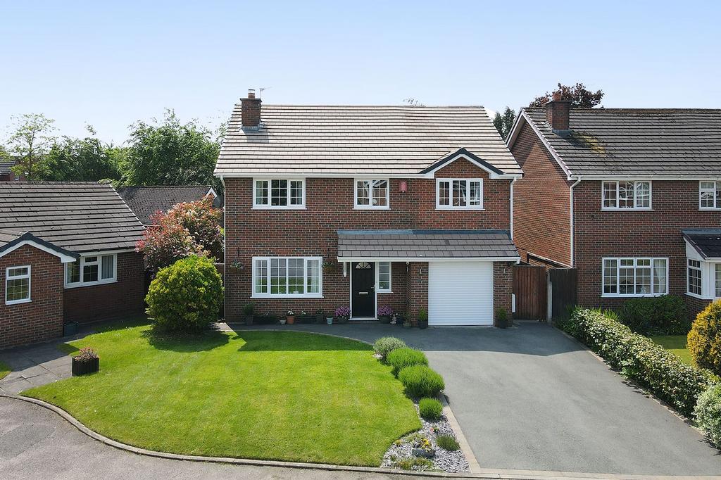 Clay Heyes, Chelford, SK11 4 bed detached house - £650,000