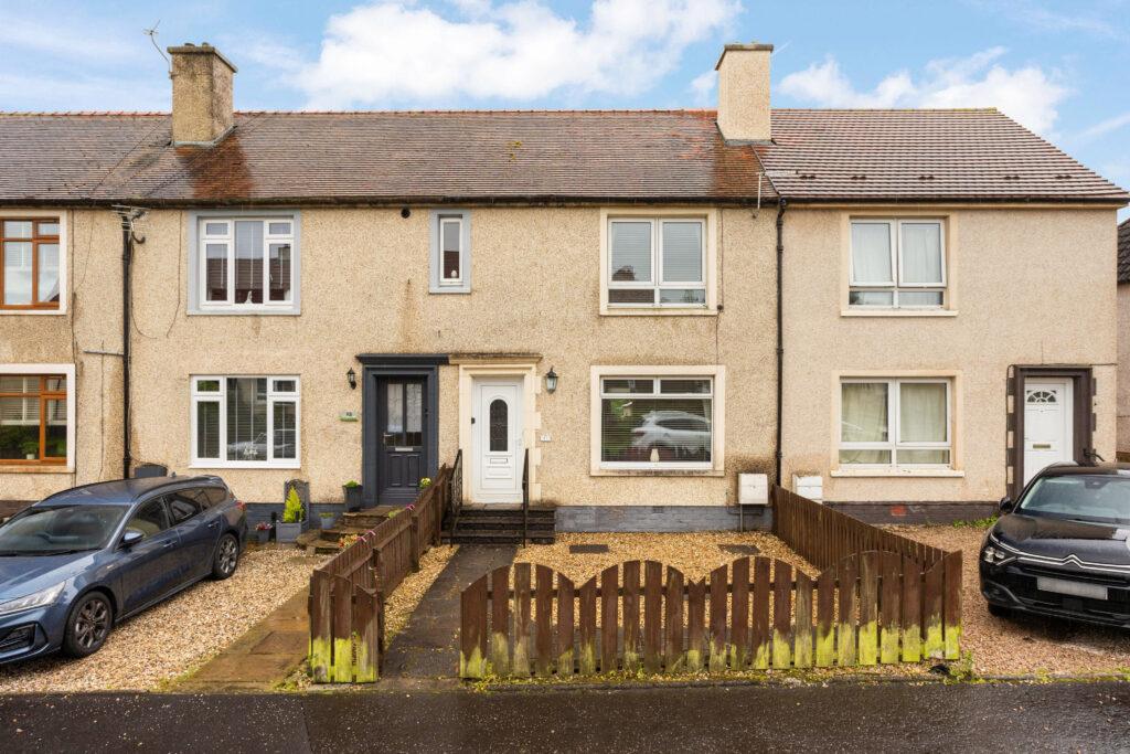 Burnlea Drive, Stoneyburn EH47 2 bed terraced house - £110,000