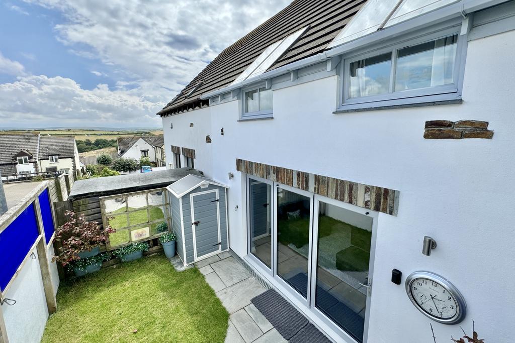 Sarahs View, Padstow, PL28 2 bed terraced house - £320,000