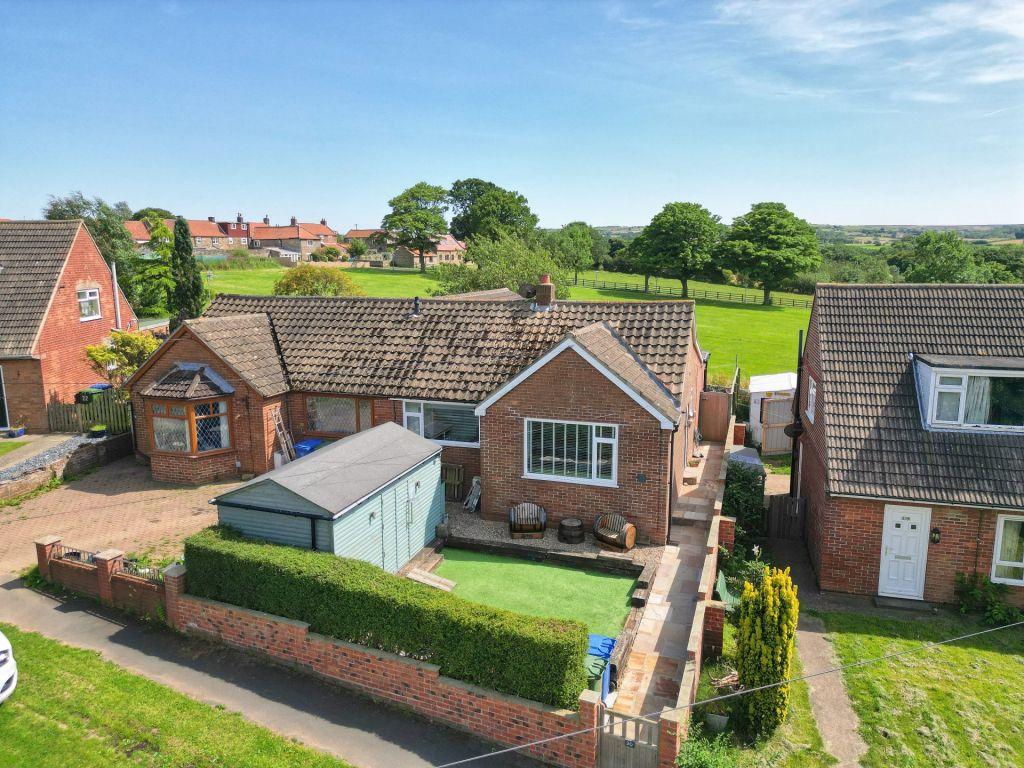 20 Rigg View, Stainsacre, Whitby 3 bed semi-detached bungalow - £279,950