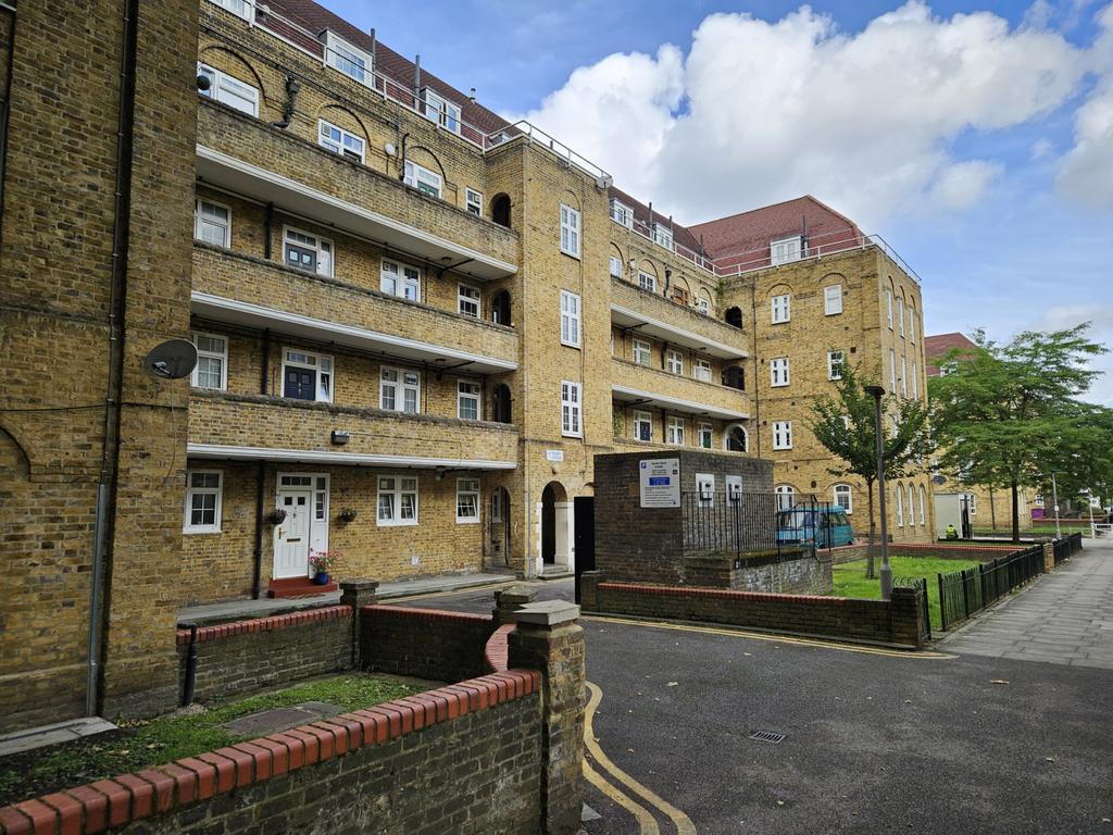 Green Bank, E1W 2QE 2 bed flat to rent - £2,297 pcm (£530 pw)