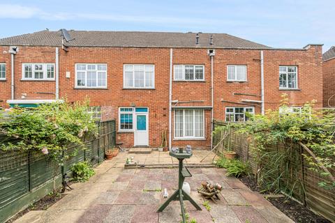 Houses for sale in Shepperton | OnTheMarket