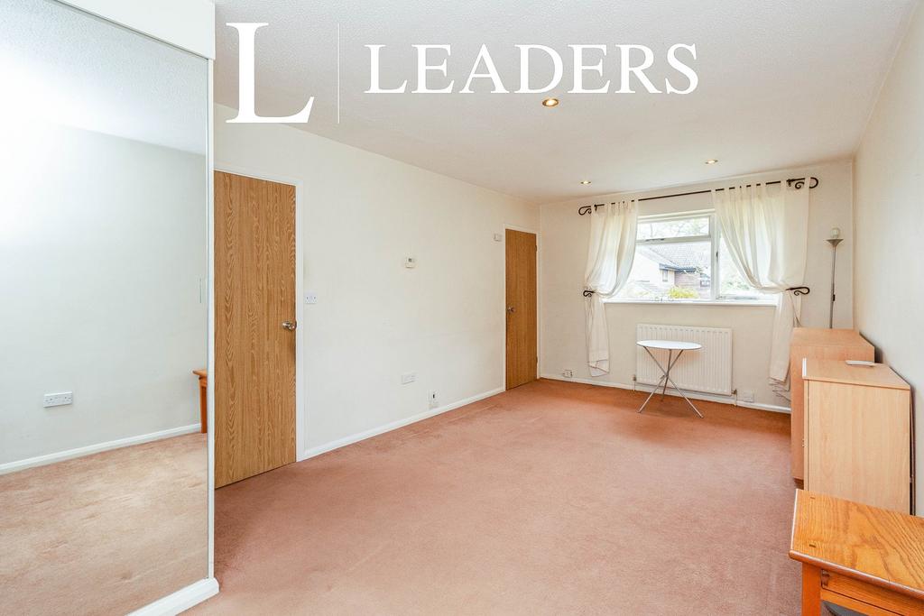 Inkerman Road, Knaphill, Woking Studio to rent - £925 pcm (£213 pw)
