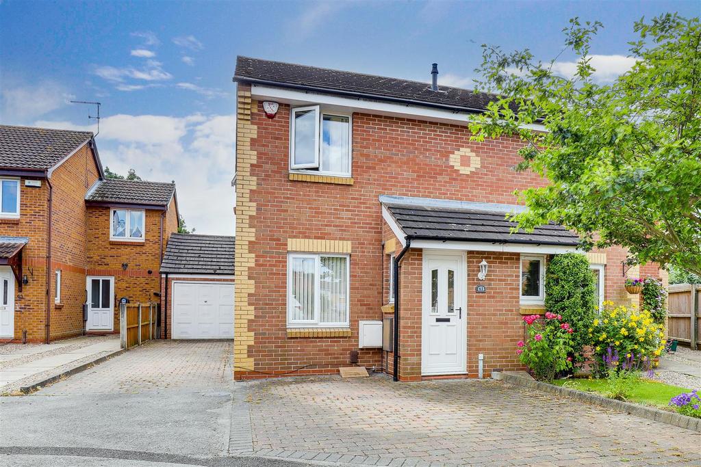 Clover Fields, Calverton NG14 2 bed semi-detached house - £210,000