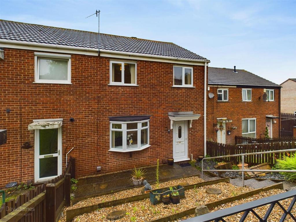 Horsham Drive, Nottingham NG5 2 bed terraced house - £140,000