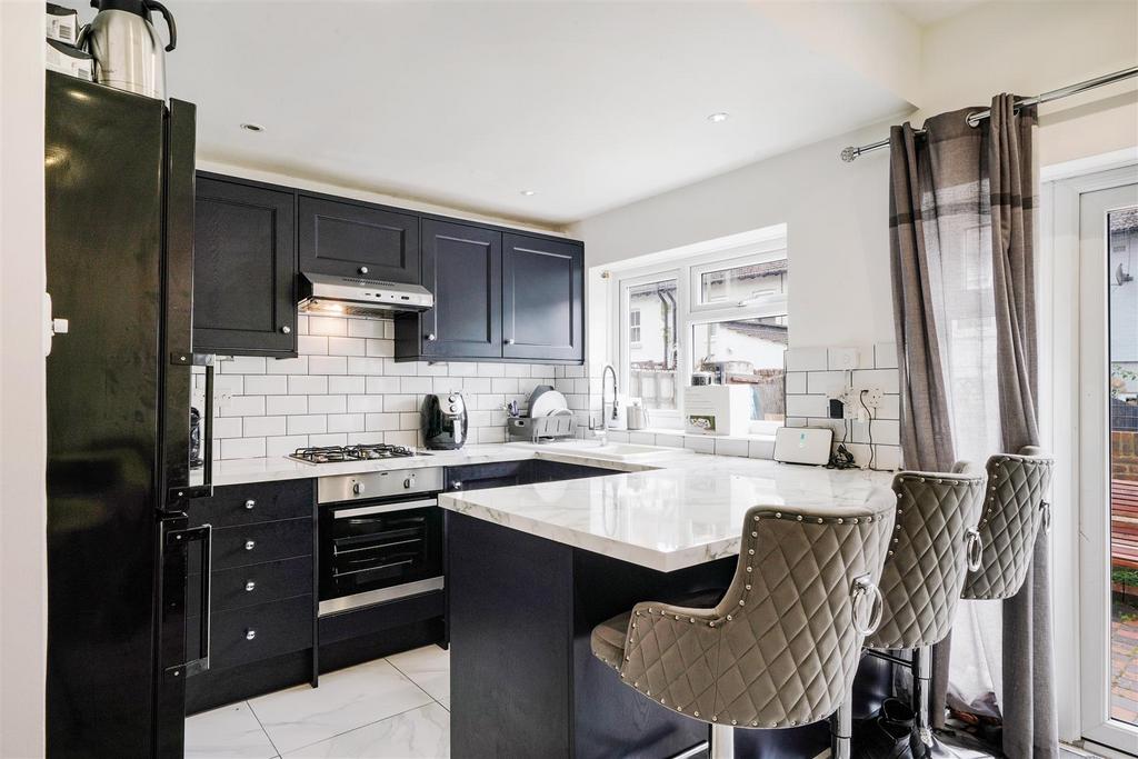 Needham Terrace, Cricklewood 2 bed cottage - £569,950