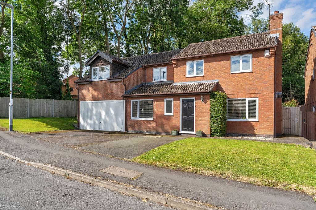 St. Phillips Road, Loughborough LE12 5 bed detached house - £475,000